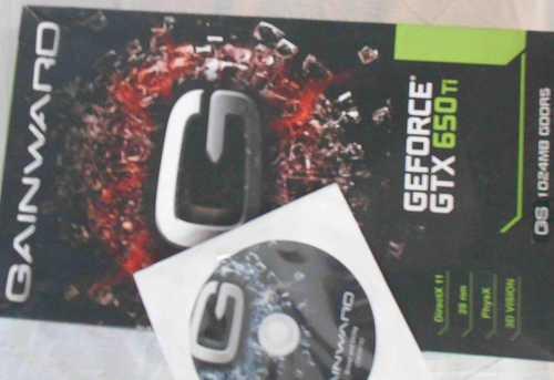 Упаковка и диск от Gainward GeForce GTX 650Ti