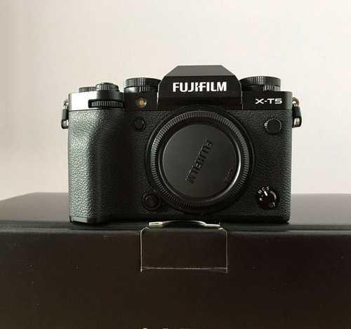 Fujifilm X-T5 body (пробег 5045 кадров)