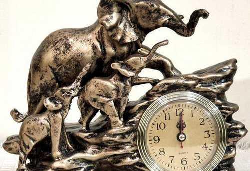 Часы Слоны