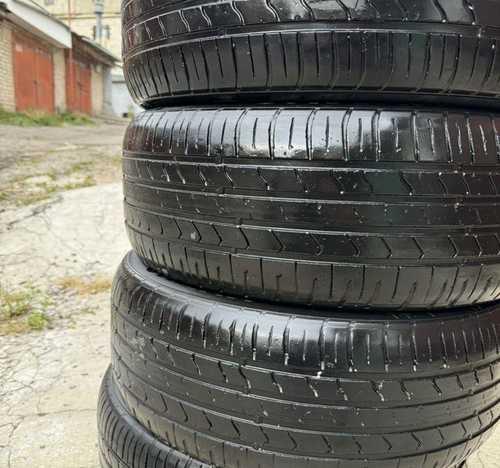 Kumho Ecsta HS51 215/55 R17