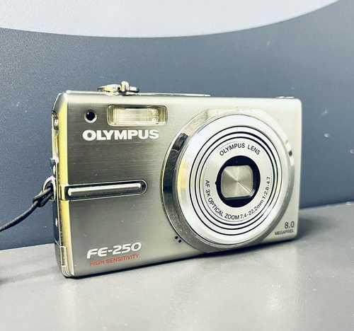 Винтажная цифровая мыльница Olympus FE-250 (2007)