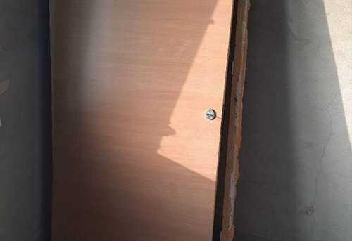 Дверь входная деревянная б/у