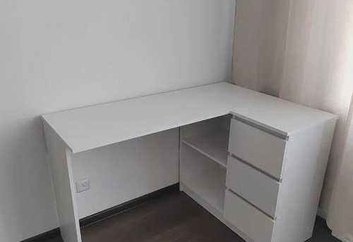 Угловой компьютерный стол с ящиками в стиле IKEA