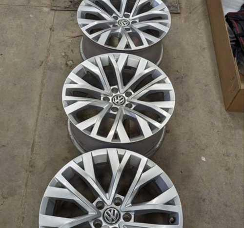 Оригинальные диски Volkswagen Touareg 3 R18 5x112