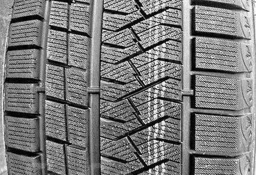 Triangle PL02 245/40 R20 и 275/35 R20 99V