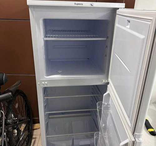 Холодильник бирюса 153