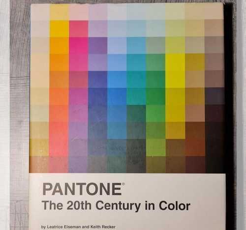 Книга Pantone. The 20th Century of Color