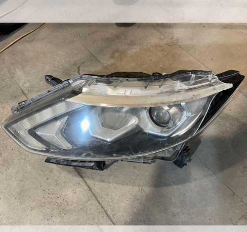 LED фара Nissan Qashqai