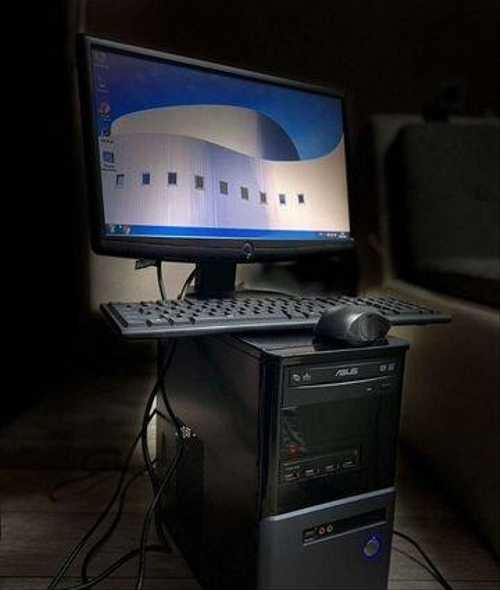 Компьютер с монитором мышкой и клавиатурой
