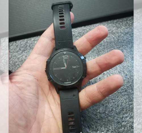 Часы garmin fenix 5