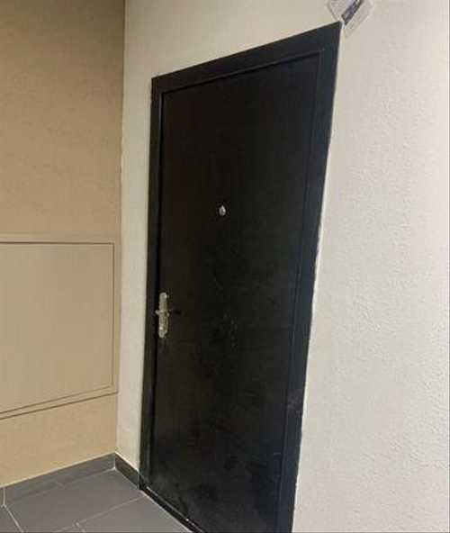 Дверь входная от застройщика