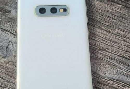 Телефон Samsung Galaxy s10e