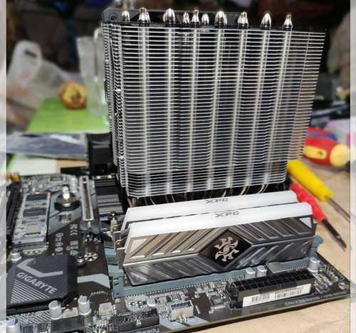 Gigabyte B760M Gaming X DDR4 i5 12400 16GB