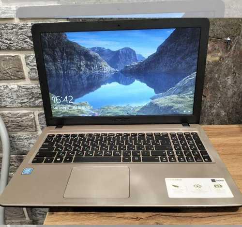 Ноутбук asus d540m