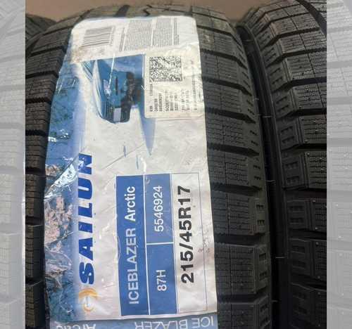 Sailun Ice Blazer Arctic 215/45 R17