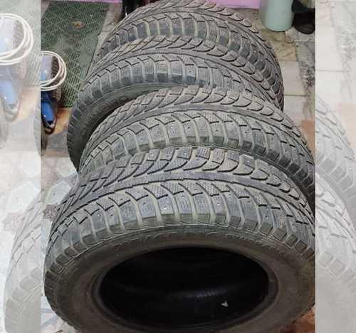 GT Radial Champiro IcePro 215/65 R16 102