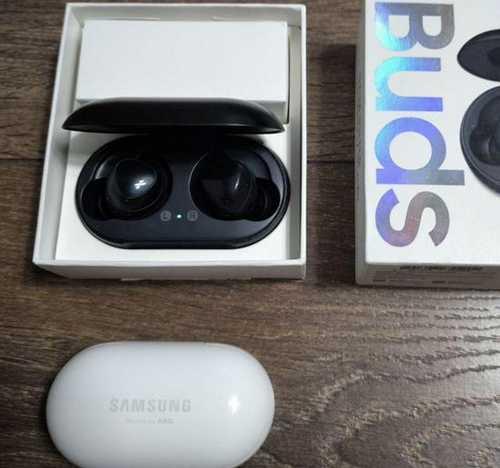 Беспроводные наушники samsung galaxy buds