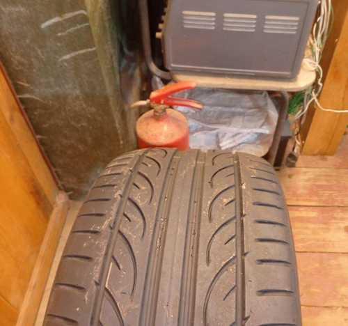 Hankook Ventus V12 Evo2 K120 245/40 R19 98Y