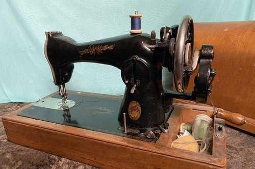 Антикварная Подольская швейная машина