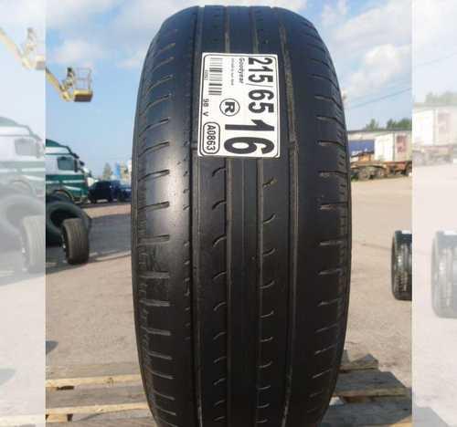 Goodyear UltraGrip 215/65 R16 98V