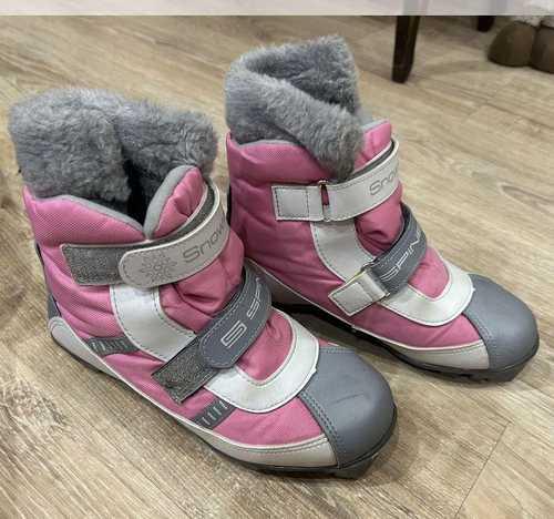 Лыжные ботинки