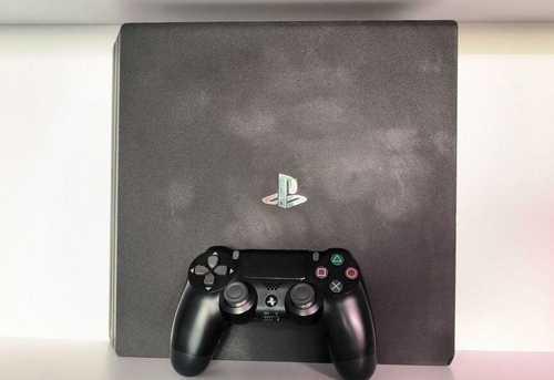 PlayStation 4 Pro 1 Тб с геймпадом
