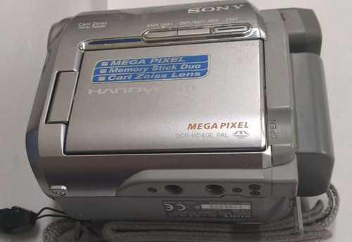 Видеокамера Sony DCR-HC40E