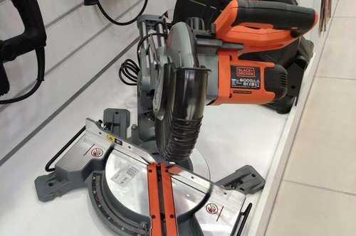 Торцовочная пила black decker bes700