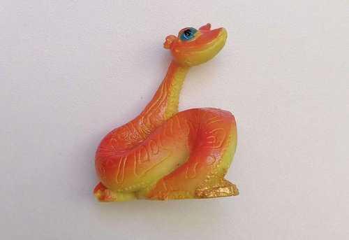 Сувенирная статуэтка в виде змейки