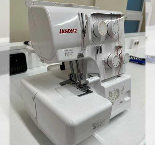 Оверлок janome 210d (новый)