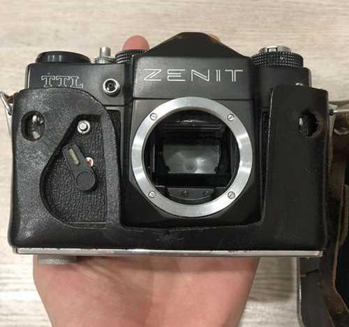 Плёночный фотоаппарат zenit