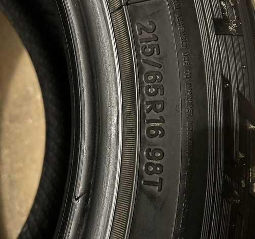 Nitto Therma Spike 215/65 R16