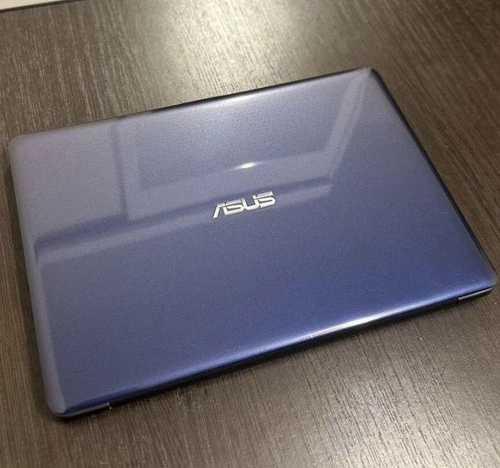 Ноутбук asus E203M