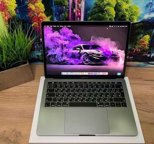 Macbook pro 13 2018 16gb Мощный