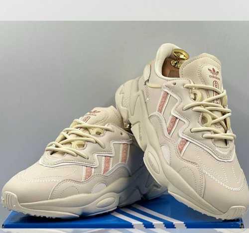 Кроссовки женские Adidas Ozweego бежевые