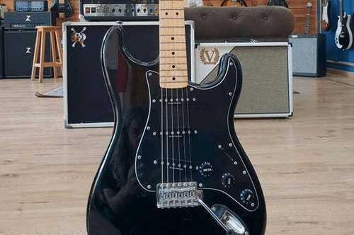 Электрогитара Fender Squier Classic Stratocaster