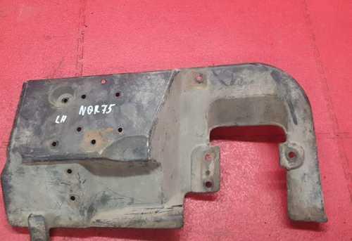Пыльник двигателя левый isuzu NQR 75
