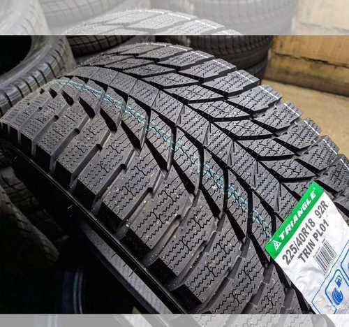 Triangle PL01 225/40 R18 92R