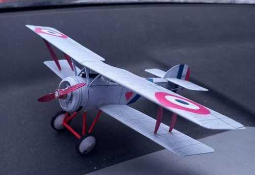 Модель самолета из бумаги