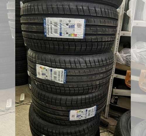 Triangle EffeXSport TH202 235/40 R18