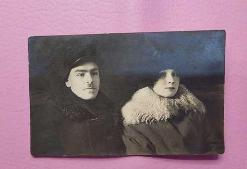 Cтapиннaя открытка фoто Мужчина и женщинa Хaрбин