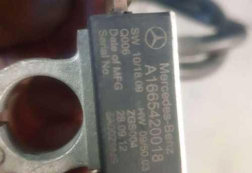 Клемма аккумулятора минус Mercedes-Benz