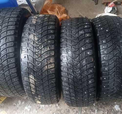 Michelin Agilis X-Ice North 185/65 R15