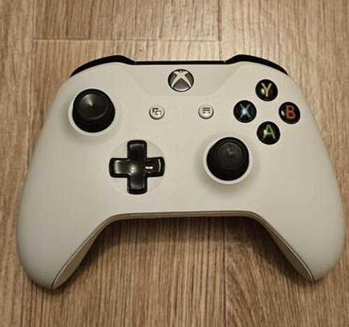 Геймпад Xbox One белый беспроводной
