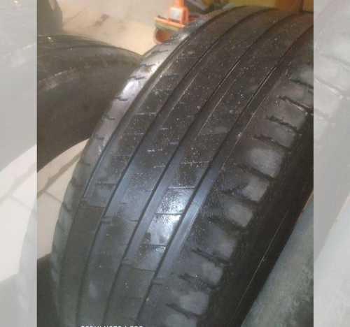 Michelin Latitude Sport 235/60 R17 102