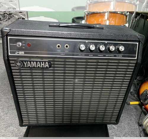 Гитарный комбоусилитель Yamaha j25