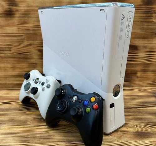 Xbox 360 Slim, 113 игр, 2 Геймпада