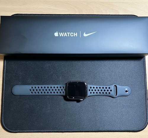Apple watch SE 44 Nike