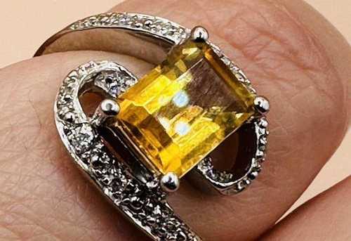 Золотое кольцо с крупным цитрином и бриллиантами