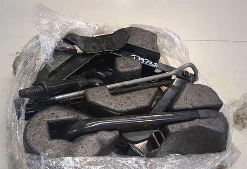 Набор инструментов штатный Ford Kuga, 2010